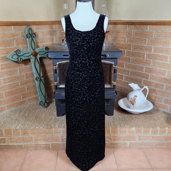 Jones Wear | Dresses | Vintage Jones Wear Black Velvet Style Rayon And ...
